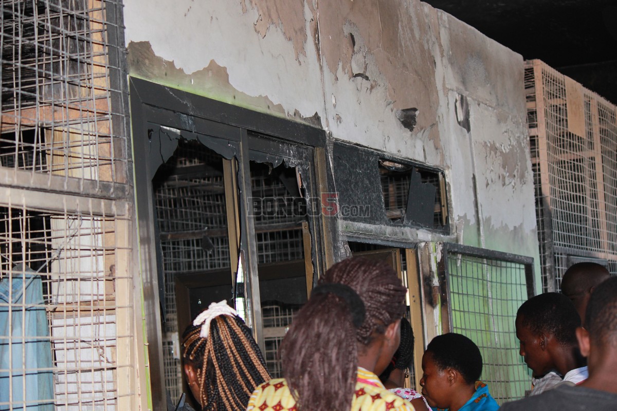 Picha: Moto uliozuka katika jengo la Machinga Complex jijini Dar ...