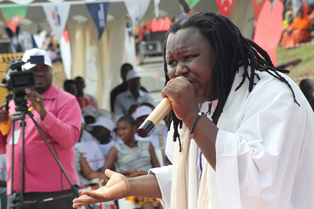 Mrisho Mpoto awaliza Watanzania, Amuomba Kingunge afikishe salamu hizi ...