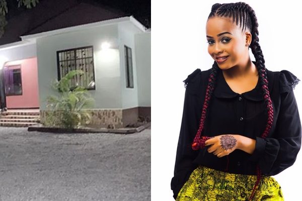 Nandy atuonyesha nyumba aliyowajengea wazazi wake mwaka huu 2018 ...