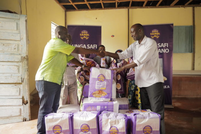 Wazee, Walemavu na Watoto yatima wapokea msaada kutoka Camel Flour ...