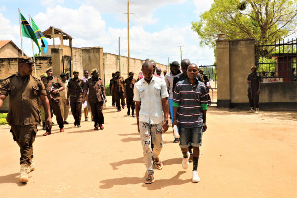 Wafungwa 293 waachiwa kutoka gereza la Ukonga, Keko na Segerea Dar ...