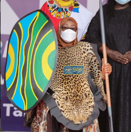 Kwa vazi hili mimi ni Chui jike – Rais Samia na Mkuu wa Machifu ...