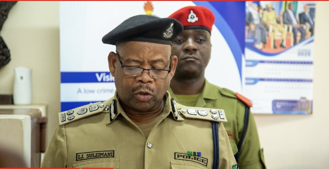 Mwalimu atuhumiwa kujihusisha na mapenzi ya jinsia moja – Bongo5.com